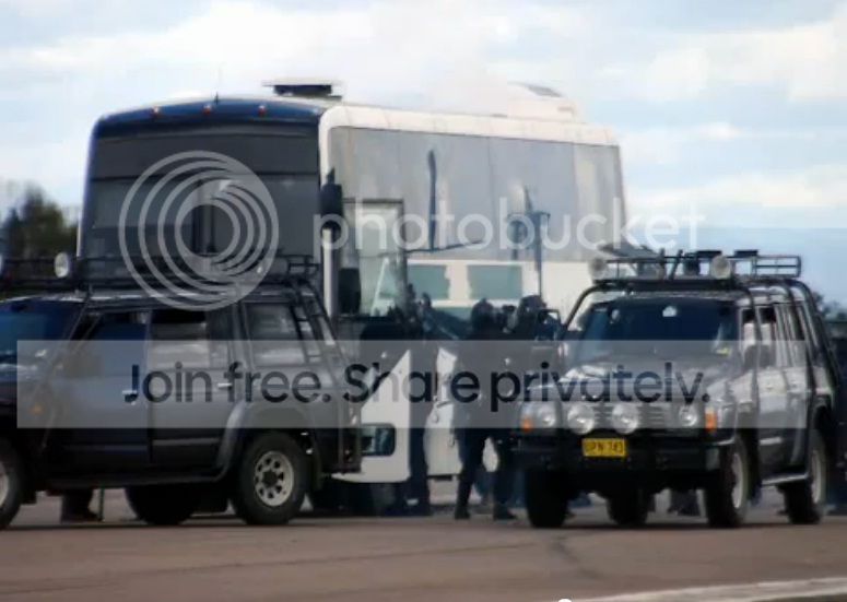 I'm looking for pictures of bar work on patrol, please post here