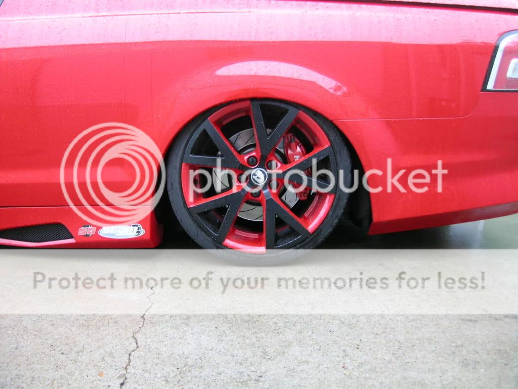 Pics of Red VE GTS's with black GTS rims required - Page 2