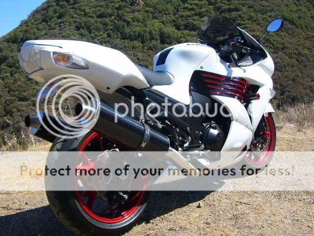 07 zx 14 pictues?trying to buy one. @ ZX-14.com